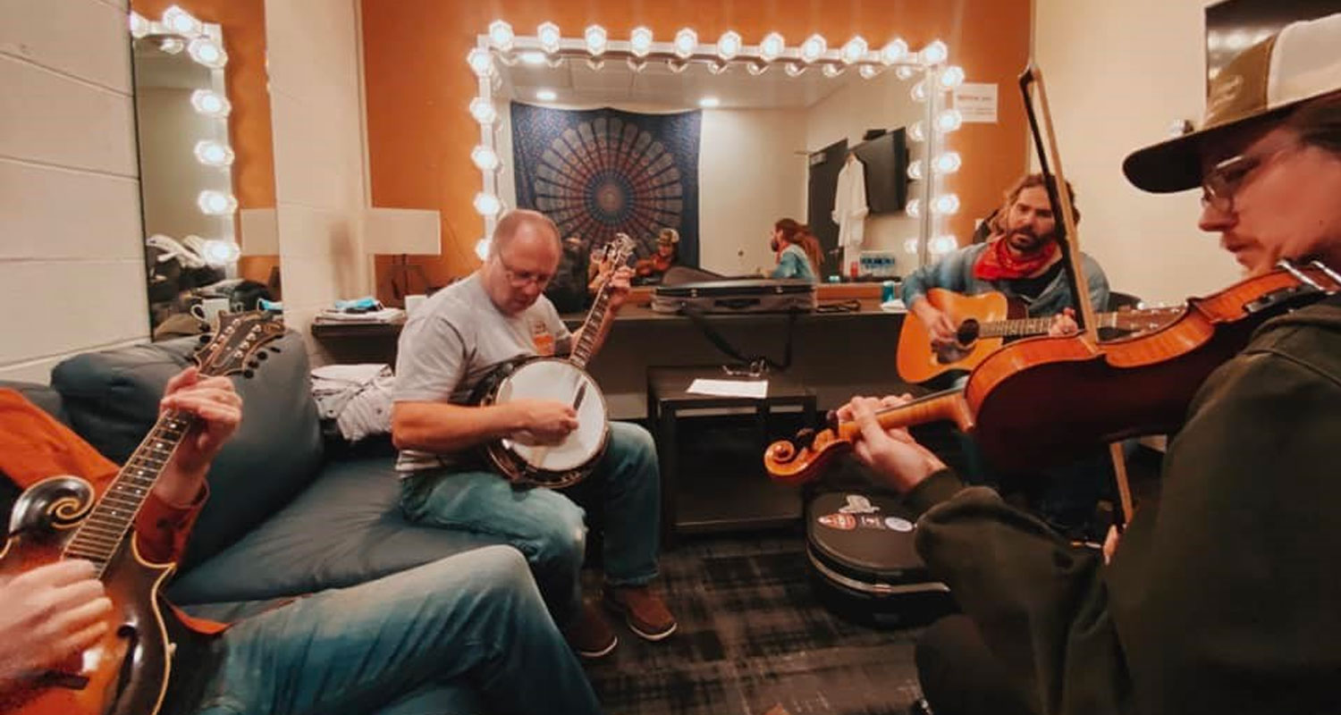 WMSE’s Local/Live: Chicken Wire Empire | Milwaukee Record