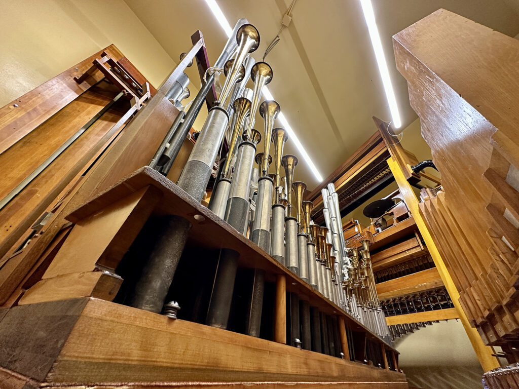Take a peek at Oriental Theatre’s newly restored 1925 Wurlitzer pipe ...