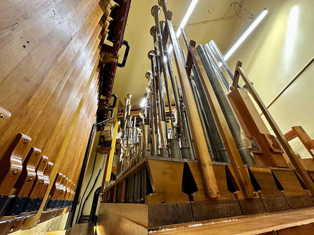 Take a peek at Oriental Theatre’s newly restored 1925 Wurlitzer pipe ...