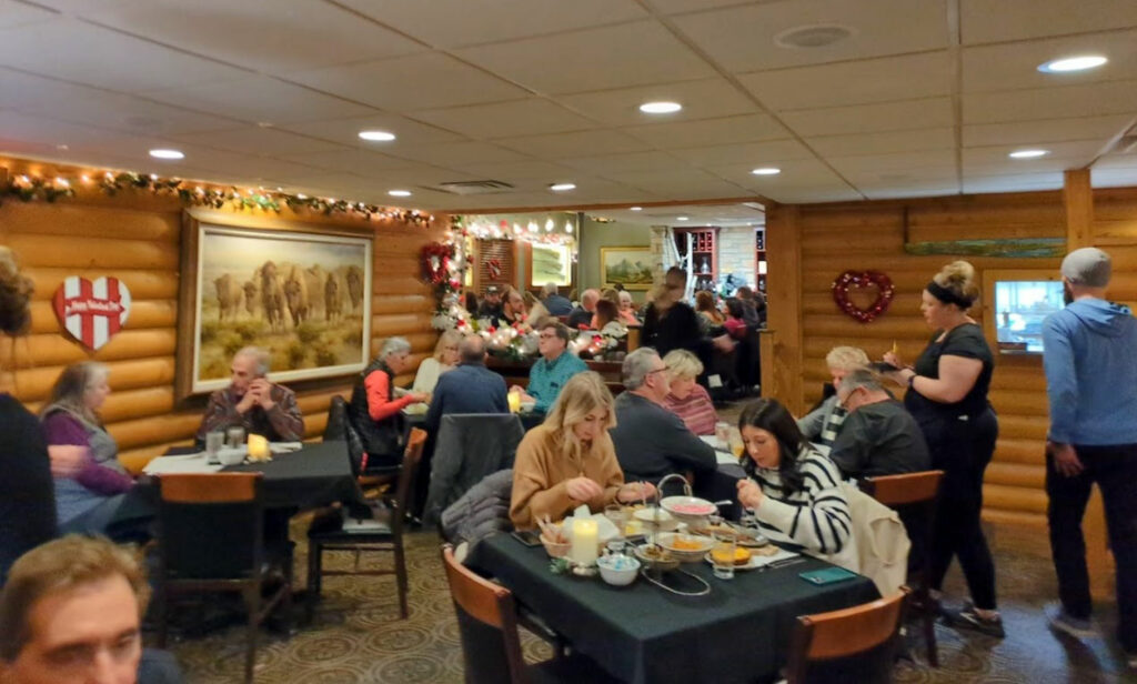 Stagecoach Inn in Fort Atkinson has perch with batter to drive for