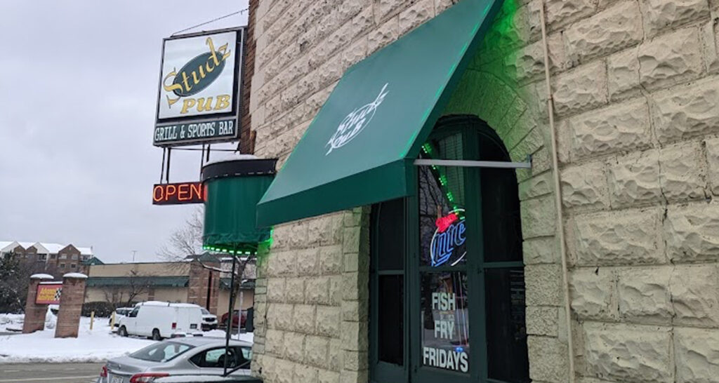 Studz Pub in West Allis has authentic charm, big plates of fish ...
