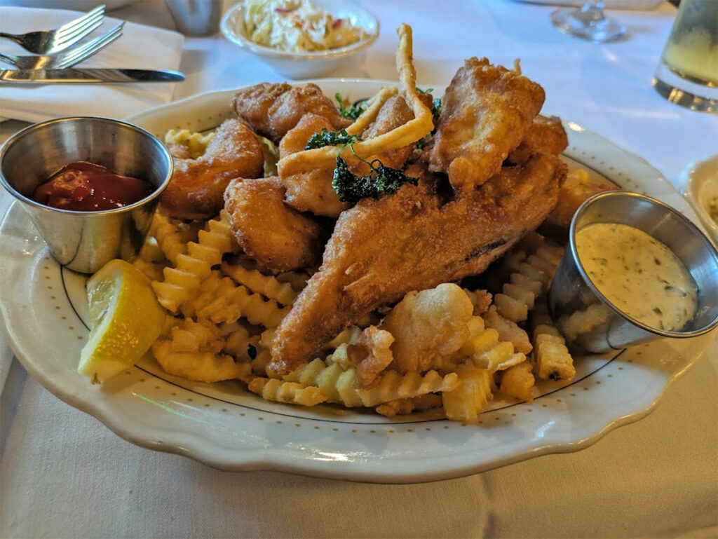 Joey Gerard’s supper club has superb service, seafood platter ...