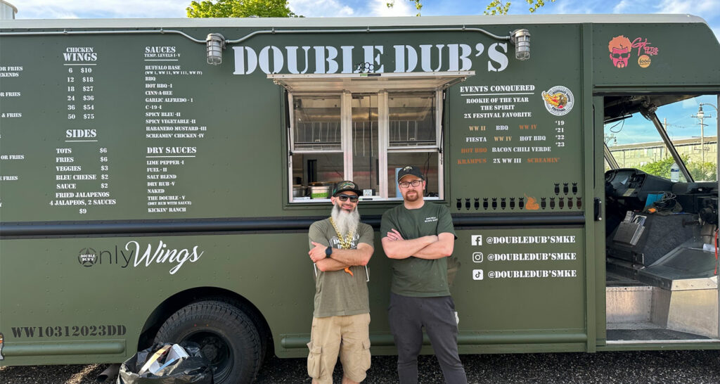 Double Dub’s takes flight, brings wings to the people | Milwaukee Record