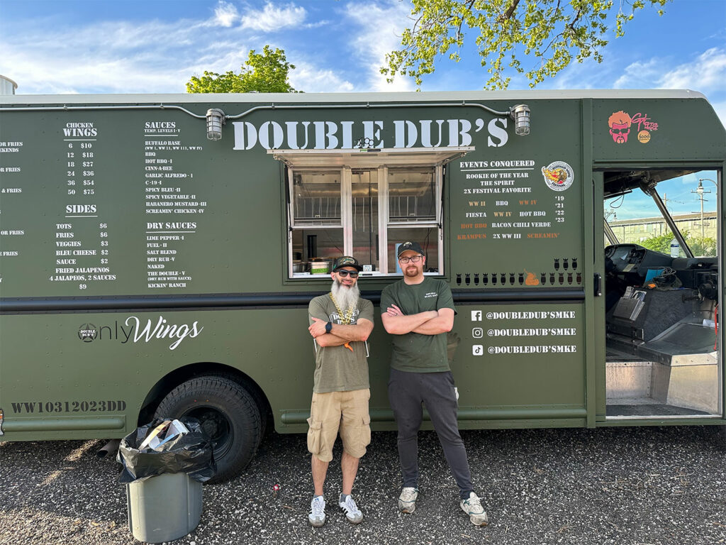 Double Dub’s takes flight, brings wings to the people | Milwaukee Record