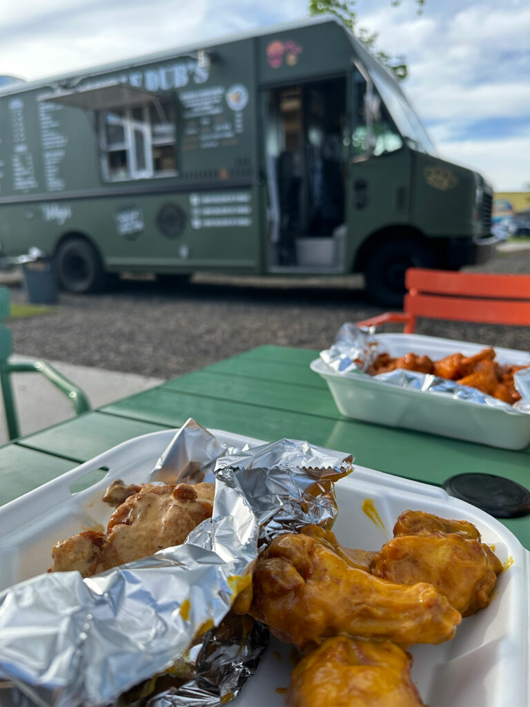 Double Dub’s takes flight, brings wings to the people | Milwaukee Record