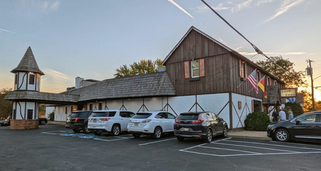 A Friday night in Roxbury at the Dorf Haus Supper Club | Milwaukee Record