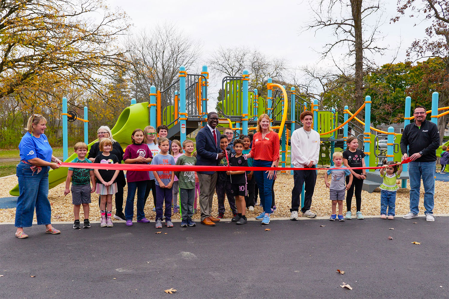 Milwaukee County Parks unveil upgraded Lyons Park Playground ...