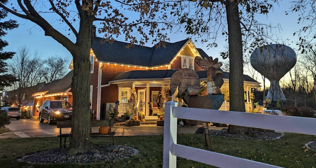 Muskego’s Gingerbread House is coffee shop by day, fish fry haven by ...