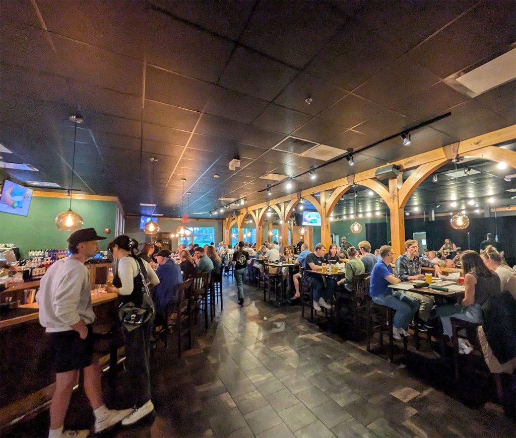 Reopened St. Francis Brewery packs ’em in with pretzel bites, fish ...