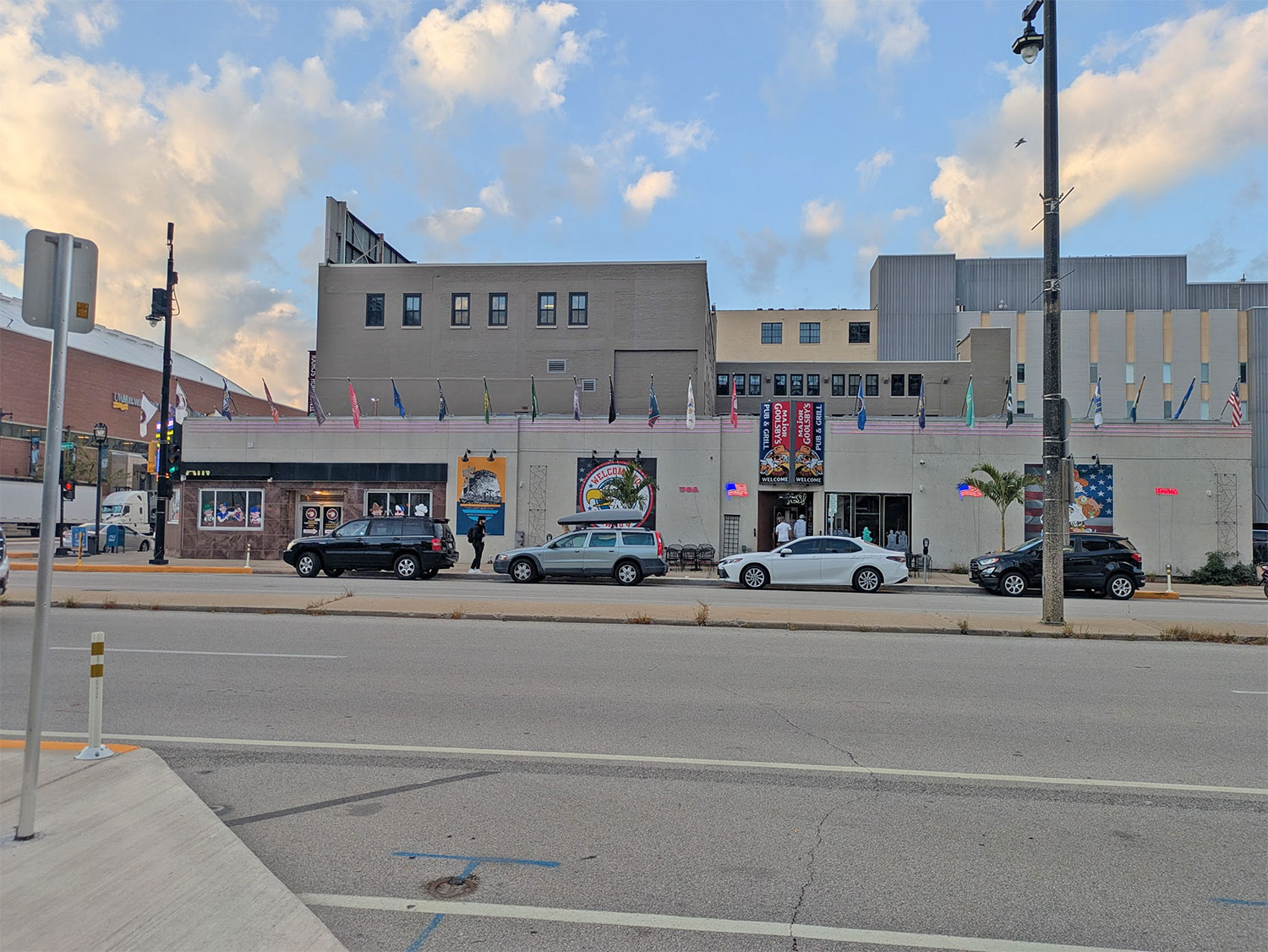 The service is quick at Milwaukee’s iconic Major Goolsby’s | Milwaukee ...