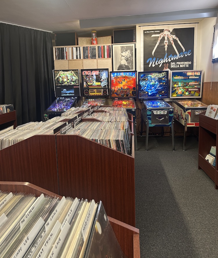 Cosmic Sounds to bring music, pinball, more to West Allis storefront ...
